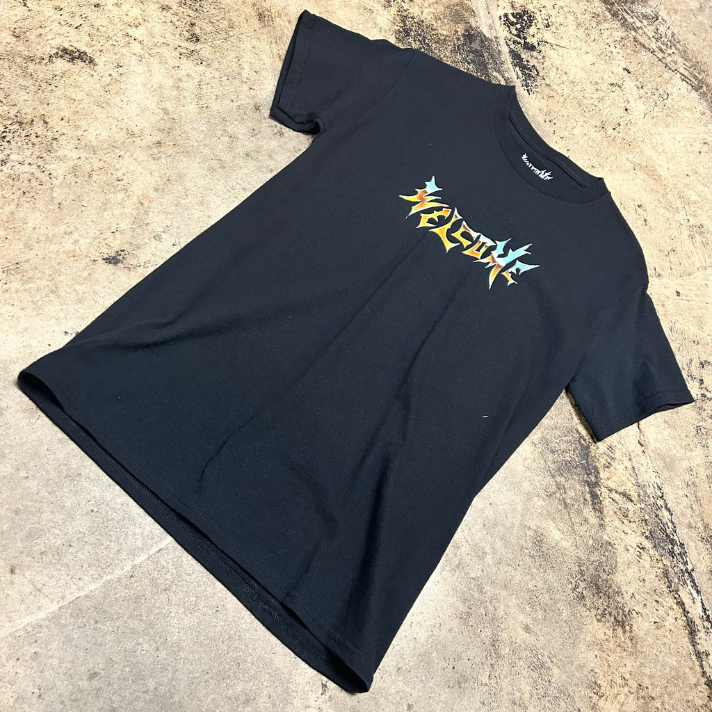 WELCOME CHROME VAMP TEE (BLACK/DESERT) – 3rd Lair